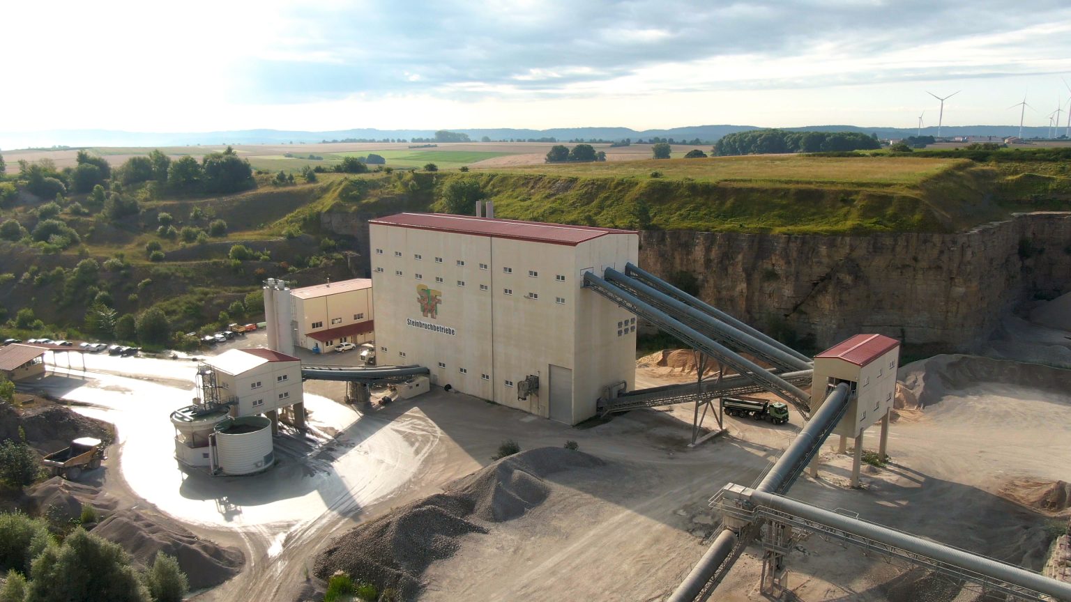 Splitt aus Muschelkalk: Körnungen von 2 bis 22 mm | SHF